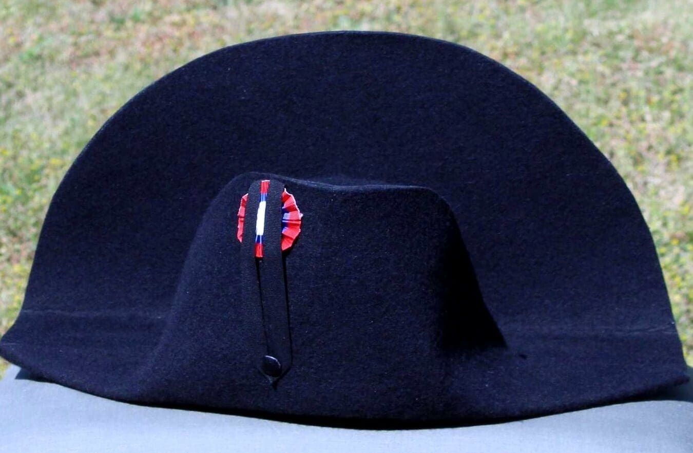 Le Chapeau de Napoléon: Une Icône de Style au Cœur de l'Histoire ...